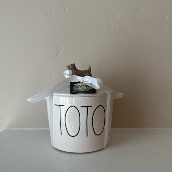 Rae Dunn | Kitchen | Rae Dunn X Wizard Of Oz 85th Anniversary Toto ...